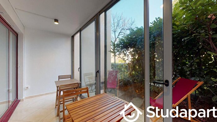 Appartement à louer - Le Pas du Lac, Montigny-le-Bretonneux - 1 pièce - 3 chambres