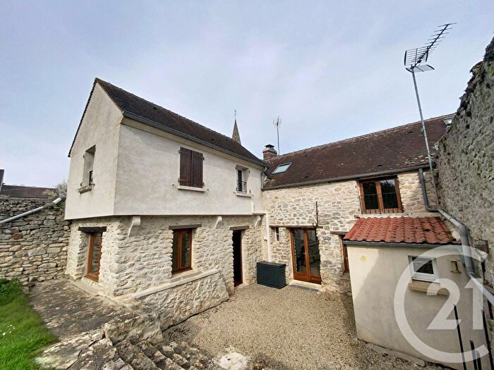 Maison à louer - Chamant - 4 pièces - 3 chambres