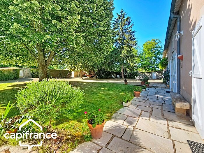 Maison 8 pièces à vendre à Saint-Martin-de-Sanzay