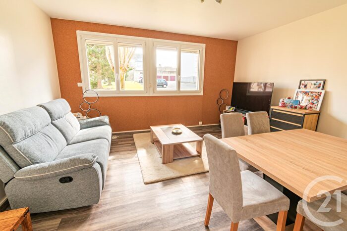 Appartement à vendre - Laval, Hilard - 4 pièces - 2 chambres