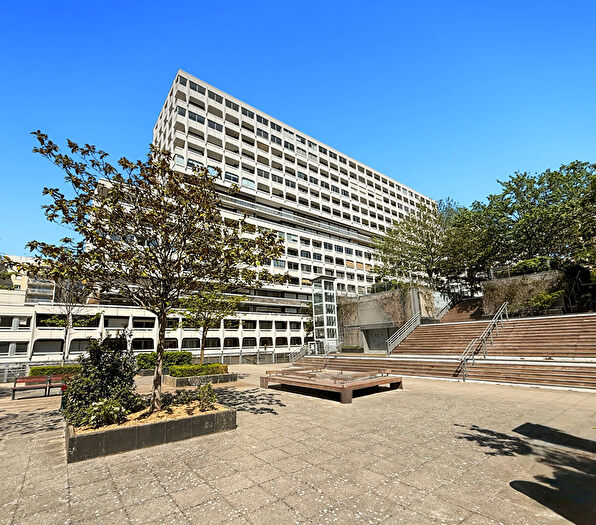 Appartement à vendre - Quartiers Centre, Colombier - 3 pièces - 1 chambre