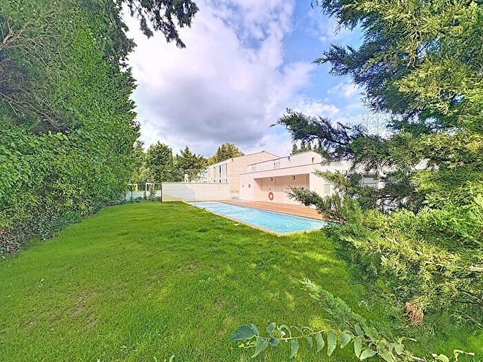 Appartement à vendre - Villeneuve-lès-Avignon, Centre-ville, Stade - 4 pièces - 3 chambres