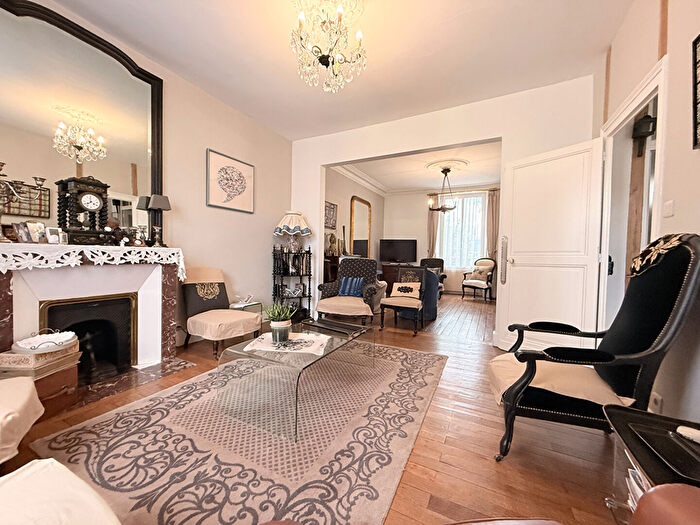 Bourges, Val d'Auron, Hameau de Gionne, Mazières, Pijolins : Maison 8 pièces à vendre