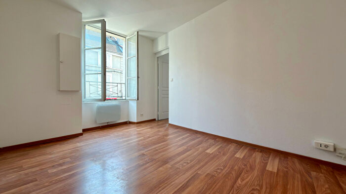 Appartement à vendre - Corbeil-Essonnes, Centre Essonnes - 2 pièces - 1 chambre