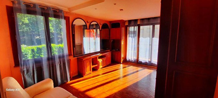 Ville Haute, Évian-les-Bains : Appartement 1 pièce à louer