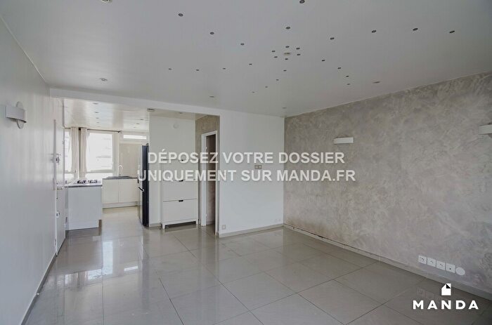 Appartement à louer - Sarcelles, Gide Saint-Saëns - 5 pièces - 4 chambres