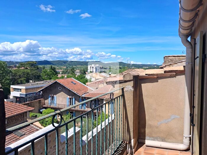 Bagnols-sur-Cèze, Centre-ville : Maison 4 pièces à louer