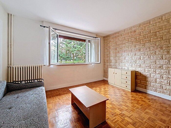 Appartement à louer - Le Petit Chambord, Bourg-la-Reine - 4 pièces - 3 chambres