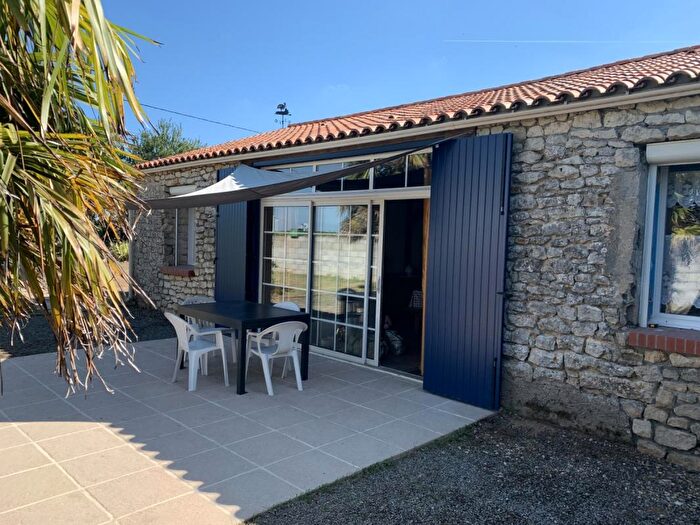 Maisons à vendre et appartements à louer - 1