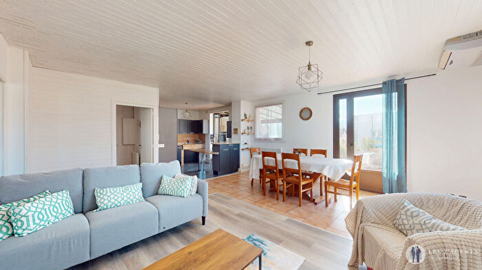 Appartement à louer - Saint-Martin-dHères, Croizat - 6 pièces - 5 chambres