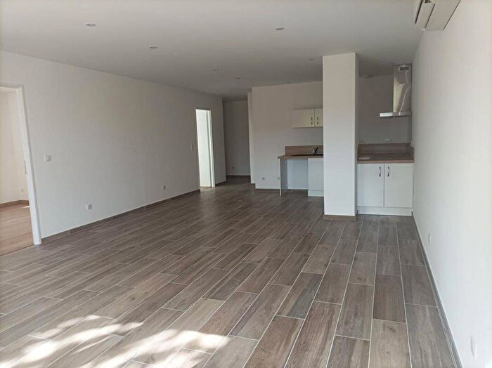 Appartement 4 pièces à Les Vans, à louer