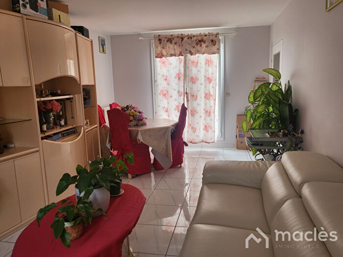 Appartement à vendre - Montmagny, Centre-ville, Carrières - 3 pièces - 2 chambres