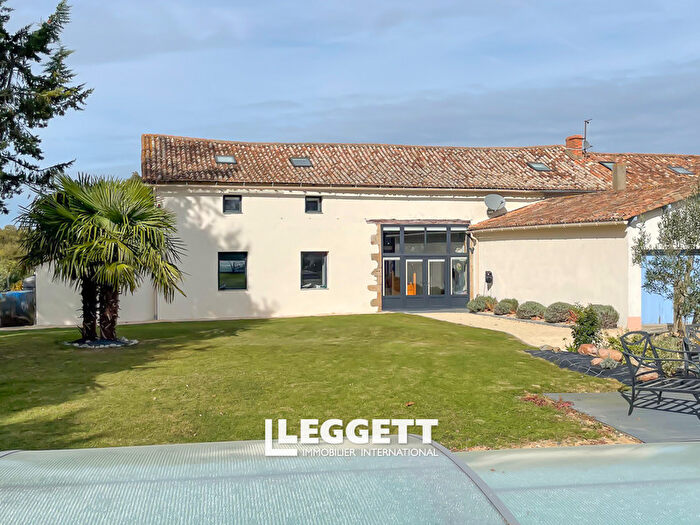 Maison 8 pièces à vendre - Faye-l'Abbesse