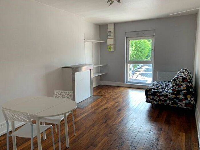 Appartement à louer - Plaine des Riaux-Cité Industrielle, Le Creusot - 1 pièce