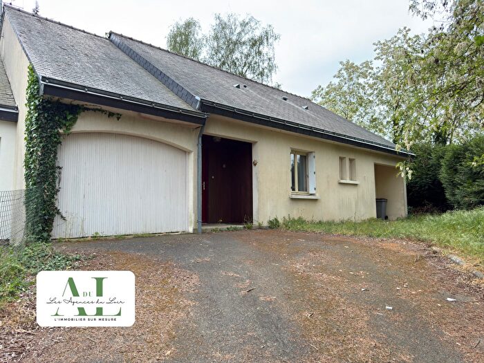 Maison à vendre - Noyant - 5 pièces - 3 chambres