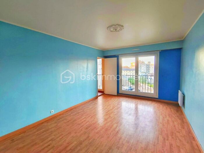Le Bourget, Gare, Zone dactivités du Commandant Rolland : Appartement 2 pièces à vendre