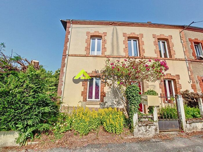 Maison à vendre - Bussière-Dunoise - 5 pièces - 3 chambres