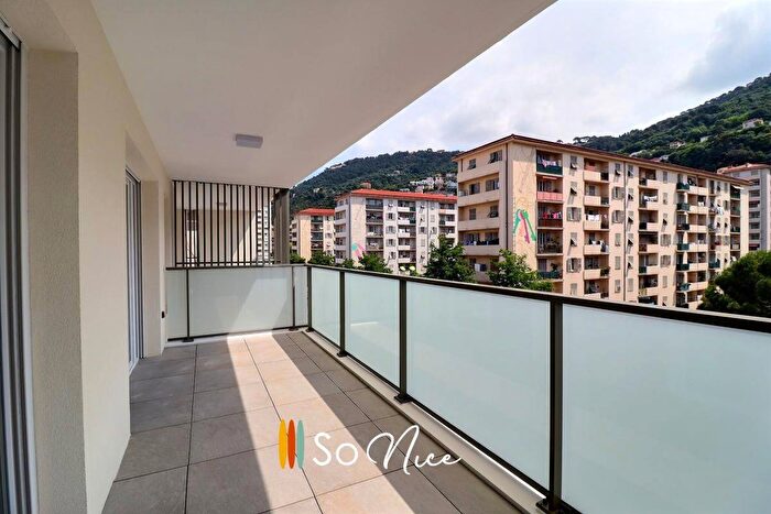 Appartement à louer - Saint Roch, Nice - 3 pièces - 2 chambres