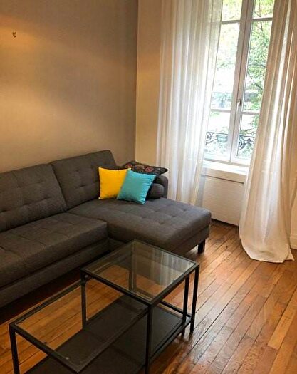 Appartement à louer - Confluence, Lyon ème arrondissement - 2 pièces - 1 chambre