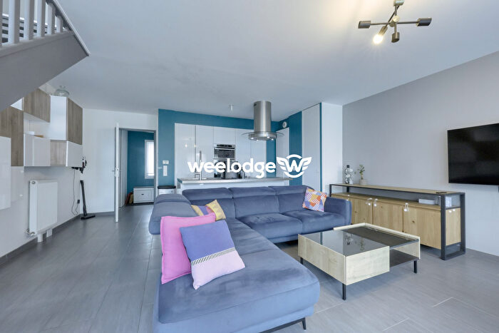 Maison à louer - Chanteloup-les-Vignes - 4 pièces - 3 chambres