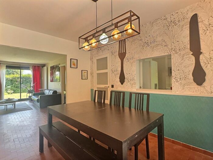 Maison à vendre - Courcouronnes - 6 pièces - 4 chambres