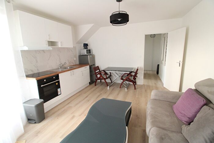 Appartement à louer - Nantes, Saint-Clément, Jardin des plantes, Caserne Lamoricière - 1 pièce - 1 chambre