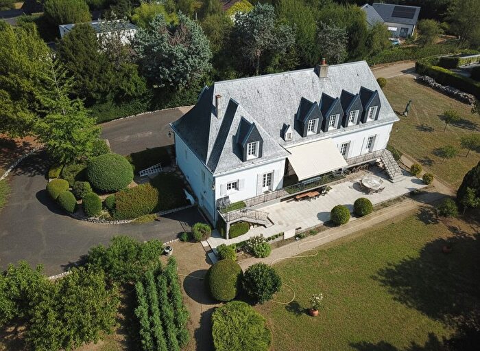 Maison 10 pièces à vendre à Saint-Cyr-sur-Loire, Grosse Borne