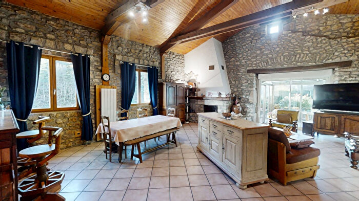 Maison à vendre - Riotord - 6 pièces - 4 chambres