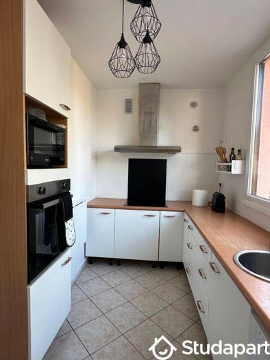 Centre Ville, Corbeil-Essonnes : Appartement 1 pièce à louer