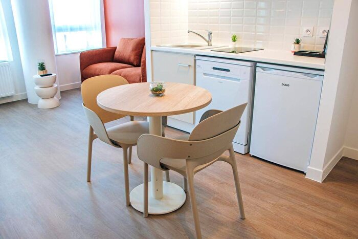 Appartement à louer - Parc-La Boule- Champs Pierreux, Nanterre - 2 pièces - 1 chambre