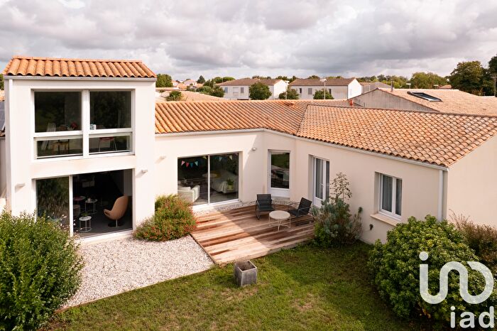 Maison à vendre - Périgny - 9 pièces - 5 chambres