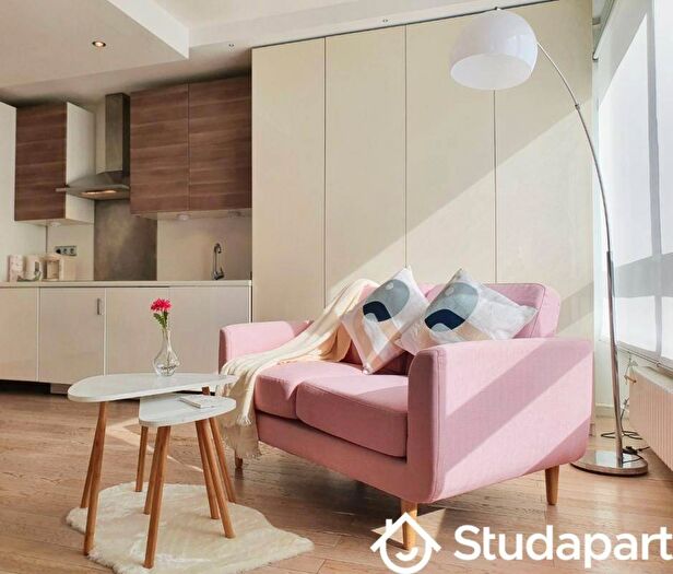 Appartement à louer - Hôtel de Ville, Courbevoie - 1 pièce - 1 chambre