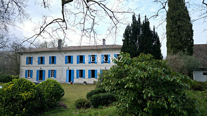 Maison 10 pièces à Saint-Pierre-du-Palais, à vendre