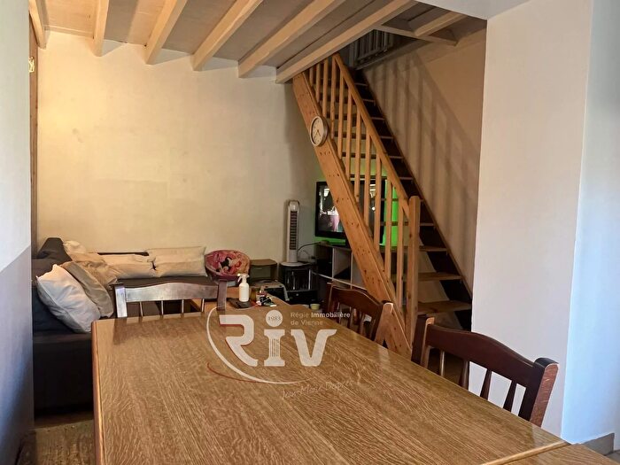 Les Roches-de-Condrieu : Maison 2 pièces à louer