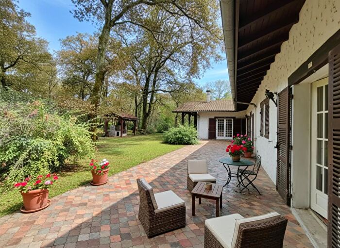 Maison 8 pièces à Saint-Paul-lès-Dax, Hippodrome, Bayle, à vendre