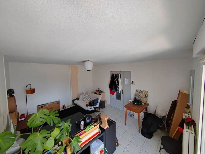 Appartement à louer - Saint-Martin-dHères - 2 pièces - 1 chambre