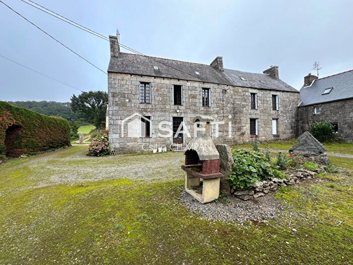 Bulat-Pestivien : Maison 5 pièces à vendre