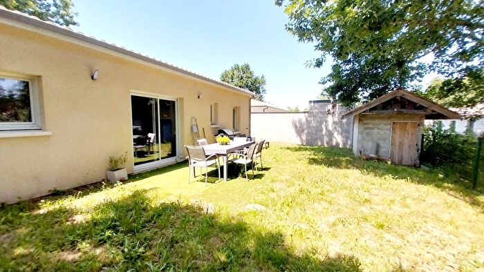 Saint-Denis-de-Pile - Maison 4 pièces à louer