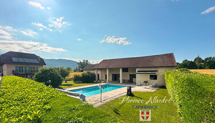 Maison à vendre - Saint-Jeoire-Prieuré - 5 pièces - 3 chambres