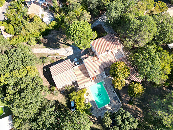 Maison à vendre - Vailhauquès - 7 pièces - 5 chambres