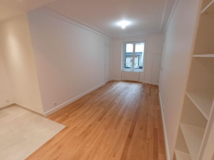 Appartement à louer - Paris e , Saint-Philippe du Roule - 2 pièces - 1 chambre