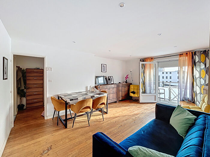 Appartement à vendre - Thionville, La Militaire - 4 pièces - 3 chambres