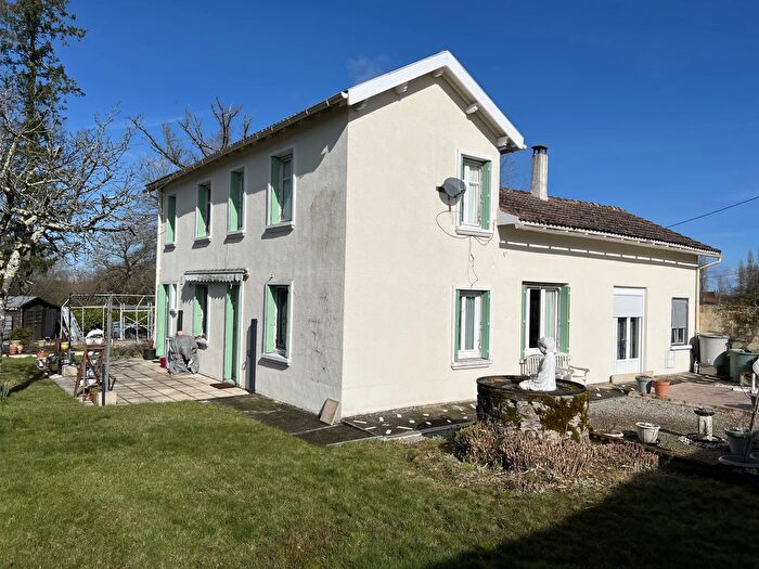 Maison 7 pièces à vendre à Ambernac