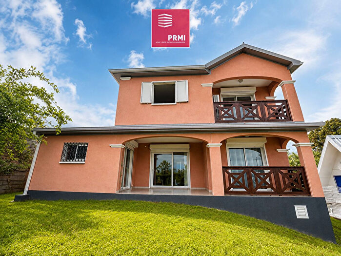 Maison 4 pièces à Le Tampon, Onzième, Douzième, à vendre