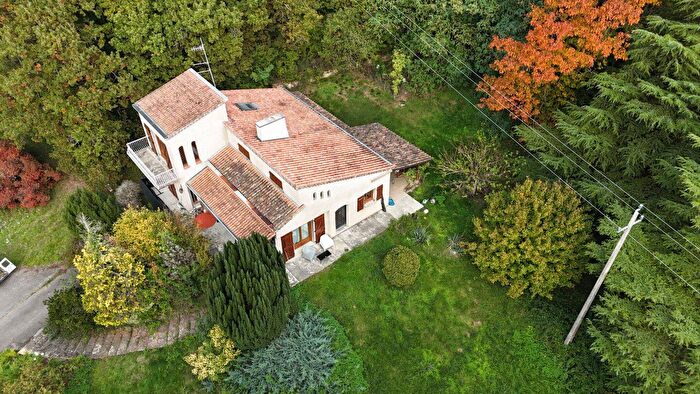 Maison à louer - Frontonas - 6 pièces - 4 chambres