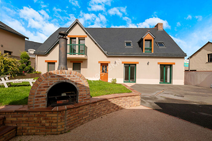 Maison à vendre - Saint-Armel - 8 pièces - 6 chambres