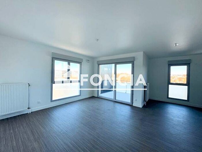 Appartement à louer - Cerisaie, Elbeuf - 3 pièces - 2 chambres