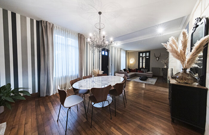 Maison à vendre - Tours, Lamartine - 8 pièces - 4 chambres