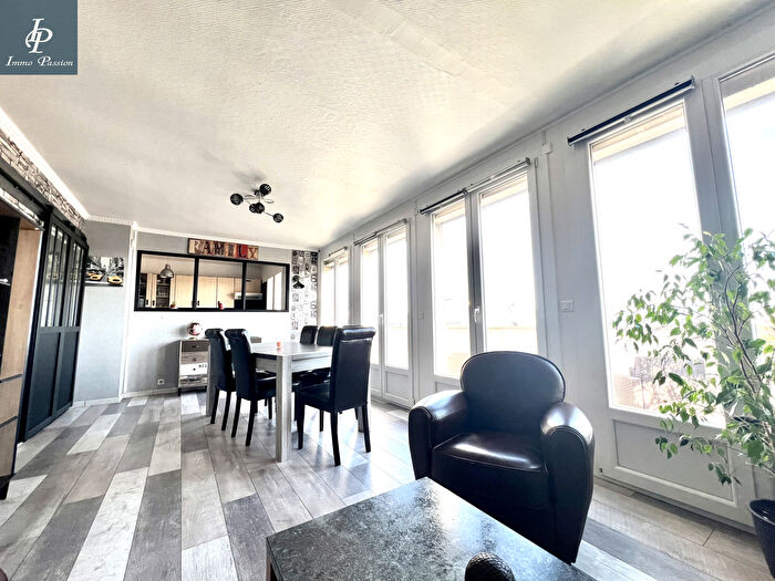 Appartement à vendre - Chenôve, Chenôve - 4 pièces - 2 chambres