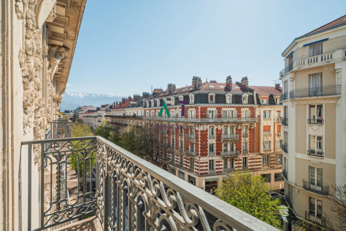 Appartement 4 pièces à Grenoble, Gare, à vendre